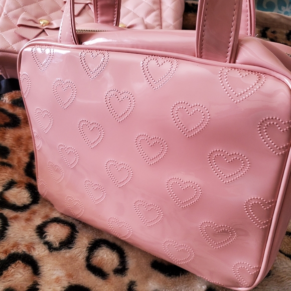 Betsey Johnson | Bags | Nwtbetsey Johnson Large Pink Cosmetic Case ...